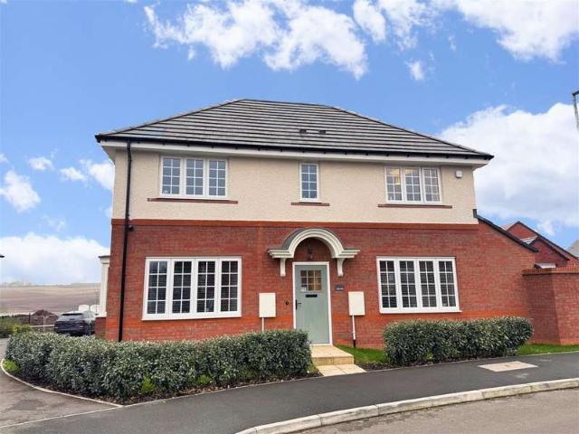4 Bedroom Detached House