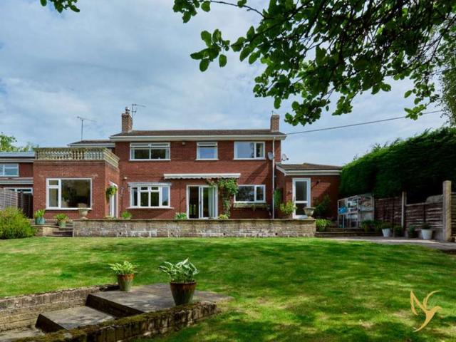 4 Bedroom Detached House