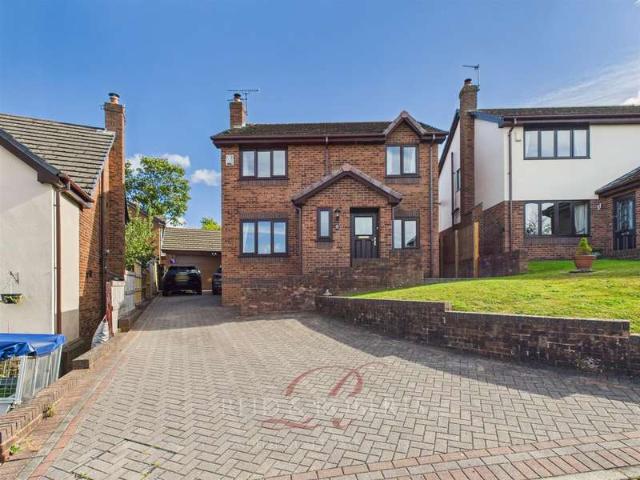 4 Bedroom Detached House