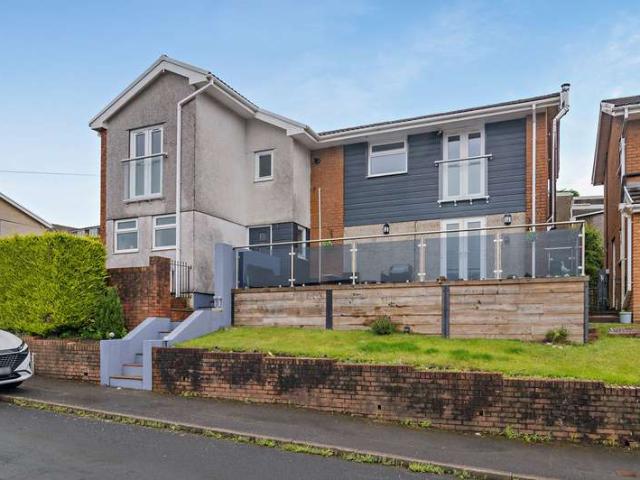4 Bedroom Detached House