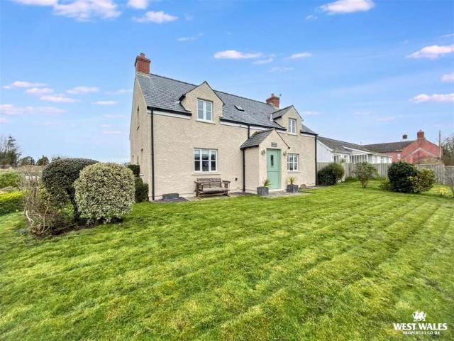 4 Bedroom Detached House