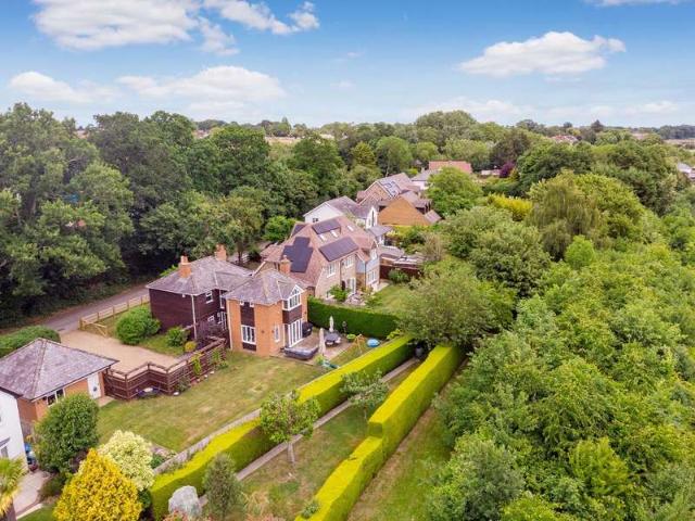 4 Bedroom Detached House