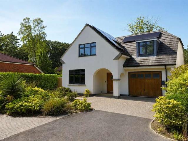 4 Bedroom Detached House