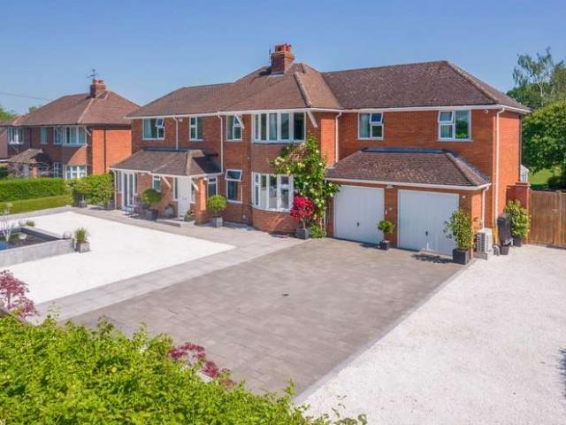 4 Bedroom Detached House