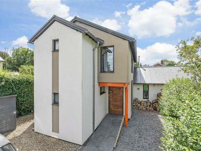 4 Bedroom Detached House