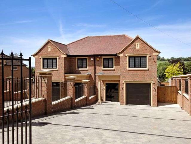 4 Bedroom Detached House