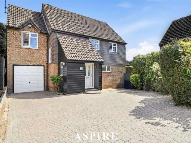 4 Bedroom Detached House
