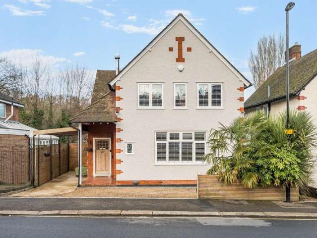 4 Bedroom Detached House