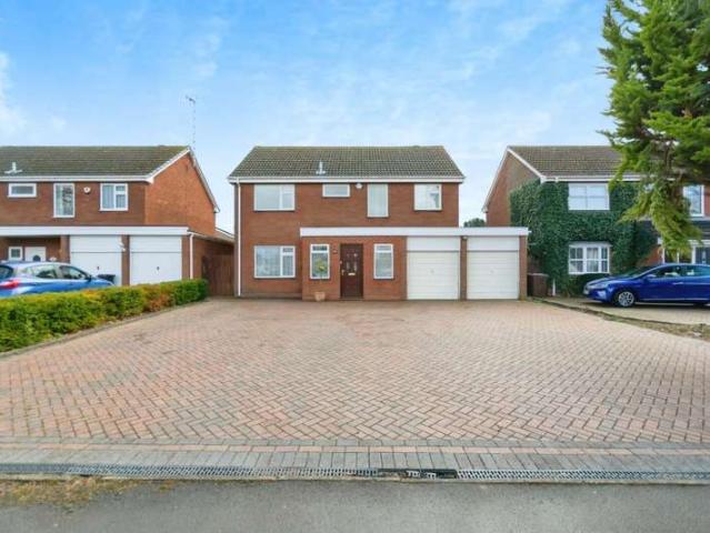 4 Bedroom Detached House