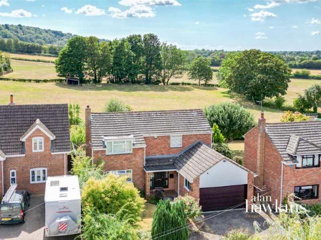 4 Bedroom Detached House