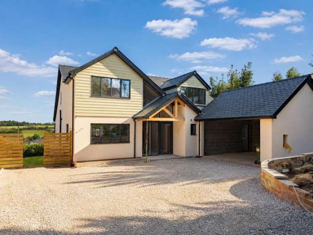 4 Bedroom Detached House