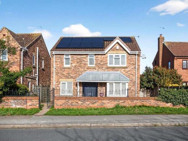 4 Bedroom Detached House