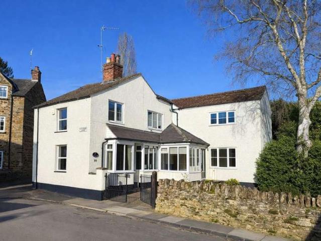 4 Bedroom Detached House