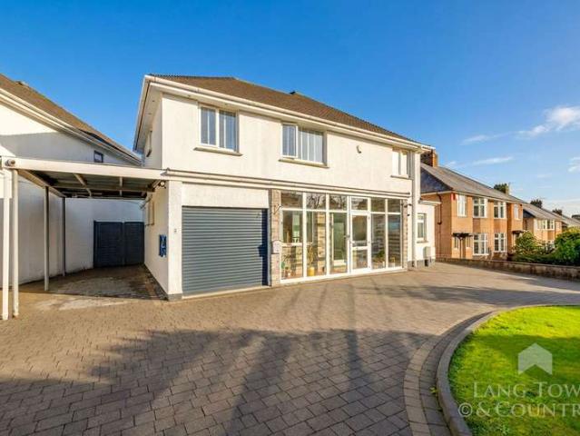 4 Bedroom Detached House