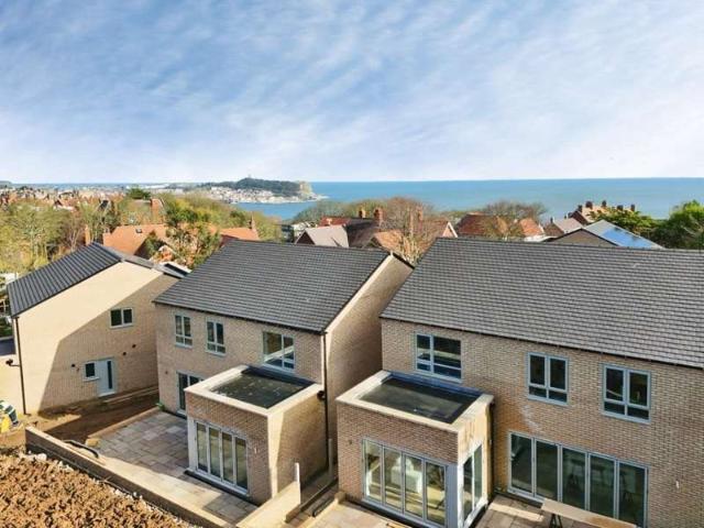 4 Bedroom Detached House