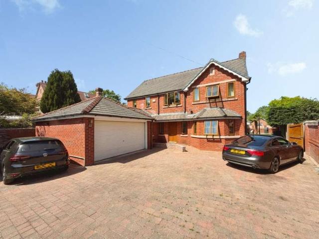 4 Bedroom Detached House