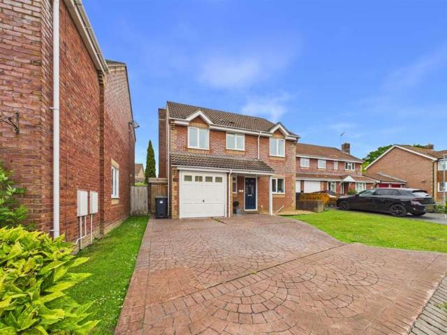 4 Bedroom Detached House
