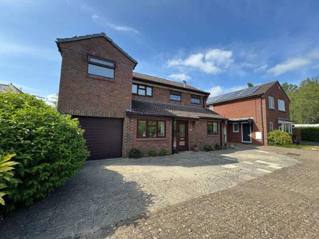 4 Bedroom Detached House