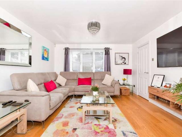 4 Bedroom Detached House
