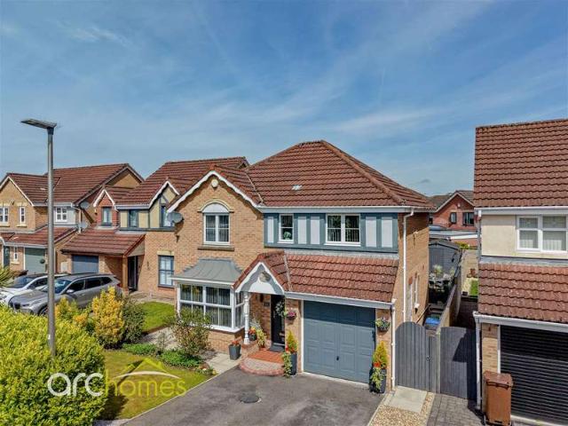 4 Bedroom Detached House
