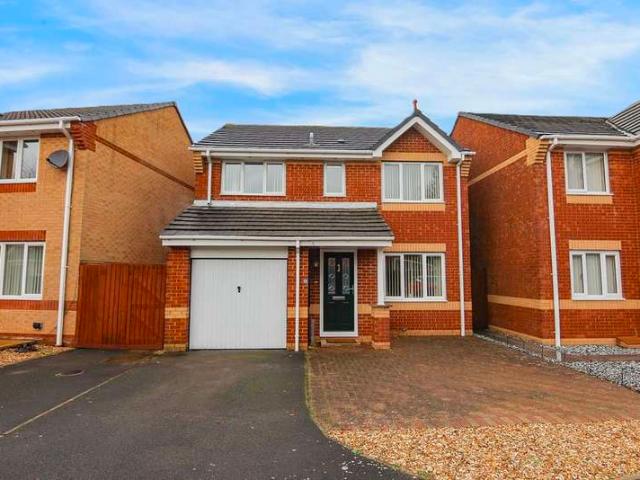4 Bedroom Detached House