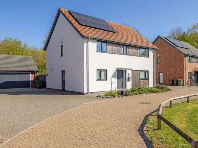 4 Bedroom Detached House