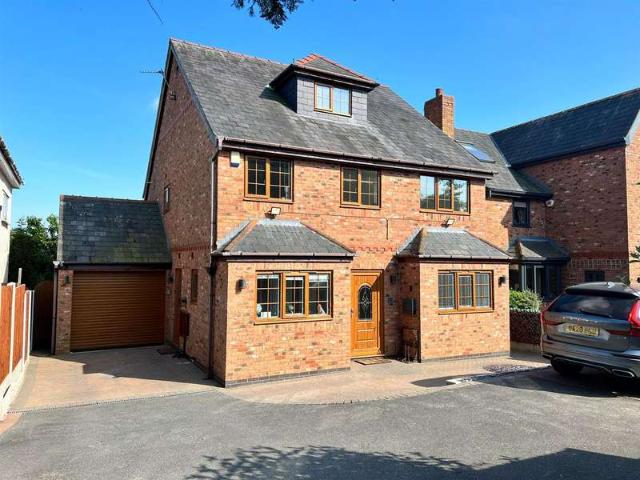 4 Bedroom Detached House