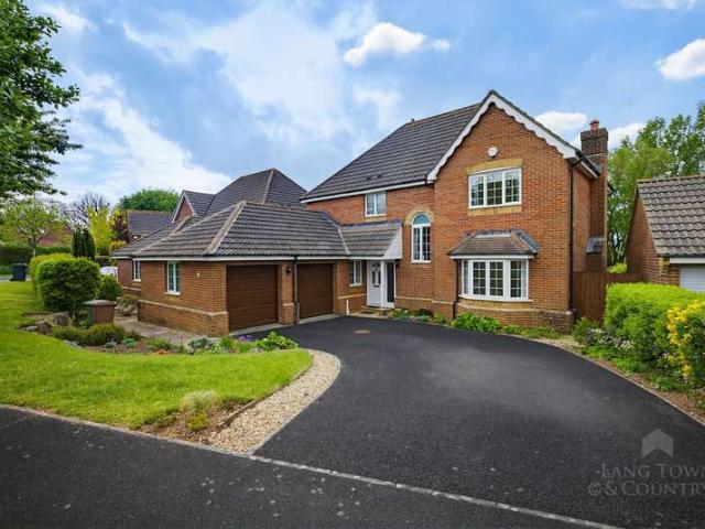 4 Bedroom Detached House