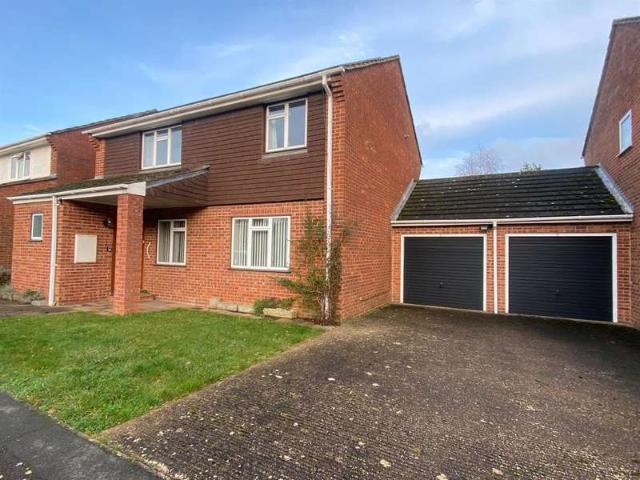 4 Bedroom Detached House