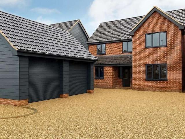 4 Bedroom Detached House