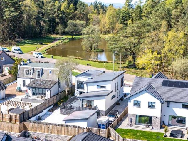 4 Bedroom Detached House