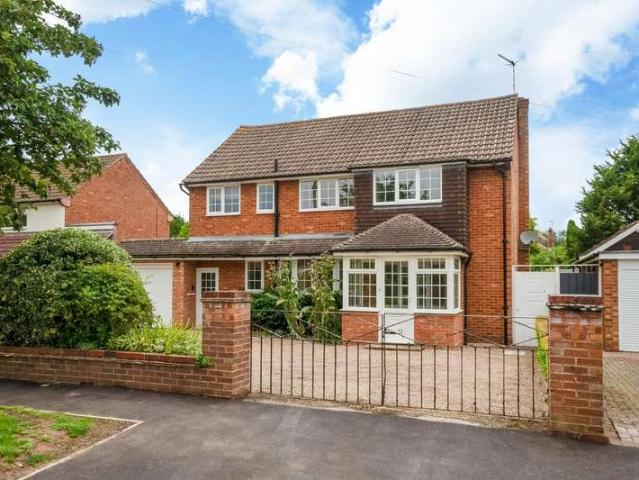 4 Bedroom Detached House