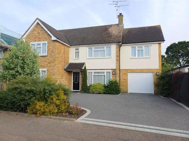 4 Bedroom Detached House