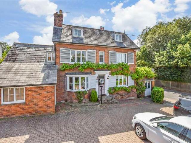 4 Bedroom Detached House