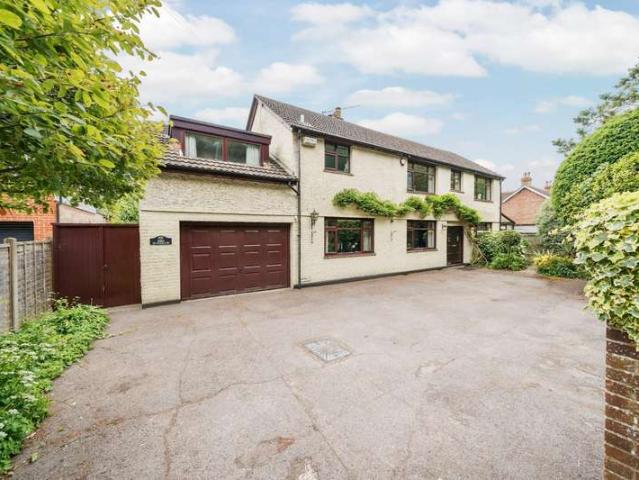 4 Bedroom Detached House