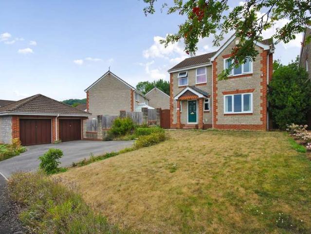 4 Bedroom Detached House