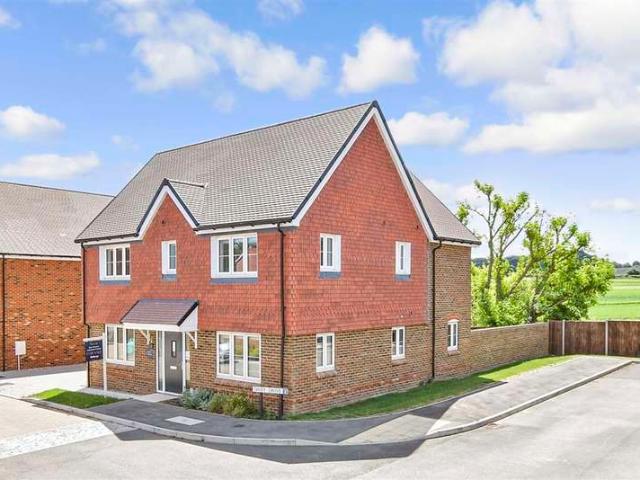 4 Bedroom Detached House