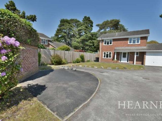 4 Bedroom Detached House