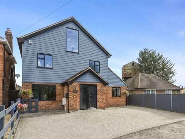 4 Bedroom Detached House