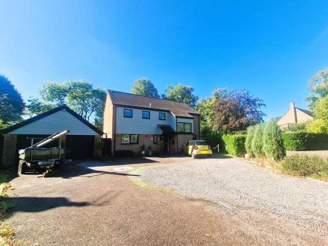 4 Bedroom Detached House