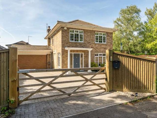 4 Bedroom Detached House