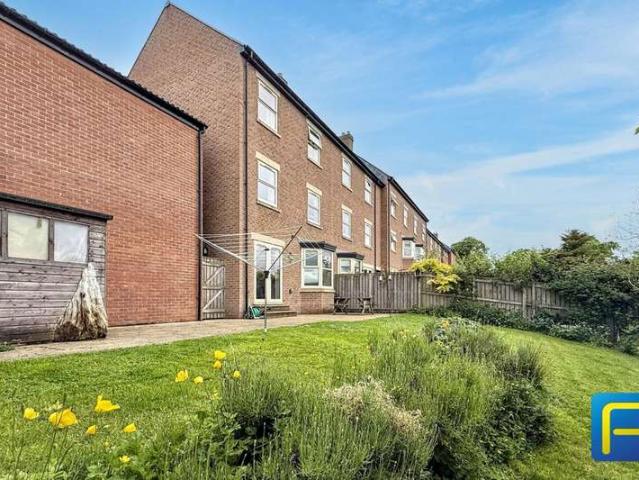 4 Bedroom Detached House