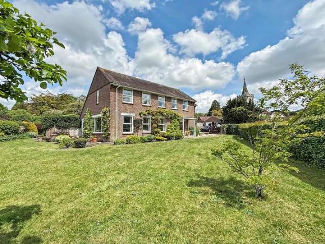 4 Bedroom Detached House