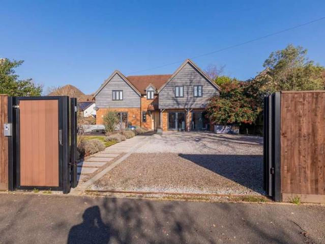 4 Bedroom Detached House