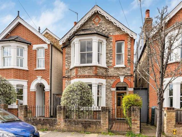 4 Bedroom Detached House