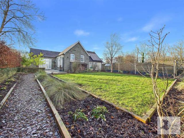 4 Bedroom Detached House