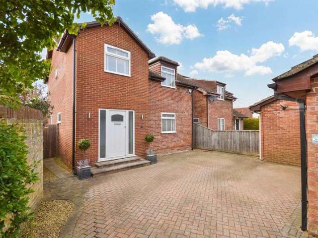 4 Bedroom Detached House