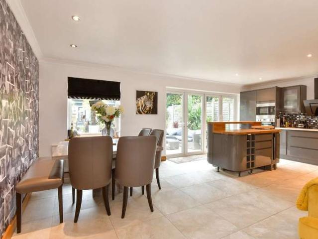 4 Bedroom Detached House