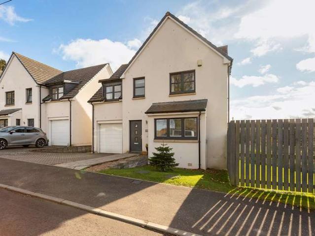 4 Bedroom Detached House