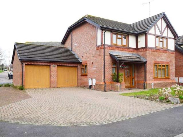 4 Bedroom Detached House